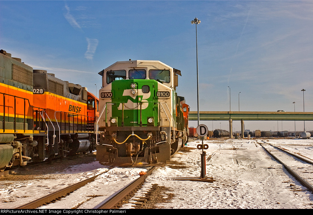 BNSF 8100